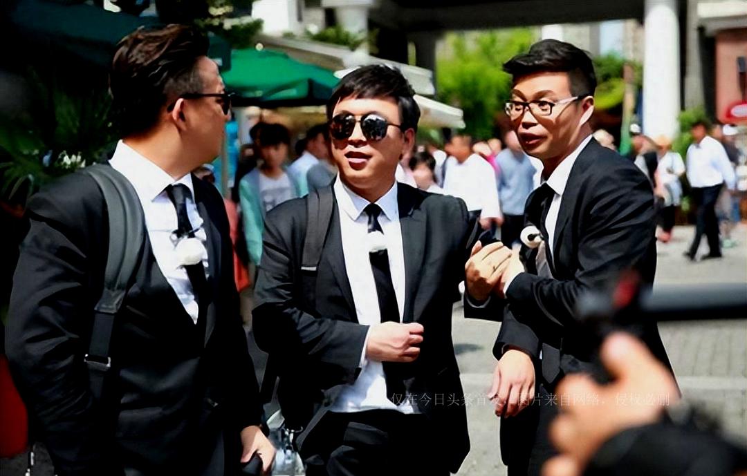 Director Yan Min of "Extremely Selected" officially announced a new ...