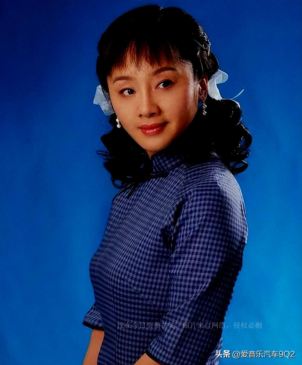 After Wang Xinjun became famous, he divorced his wife and married Qin ...