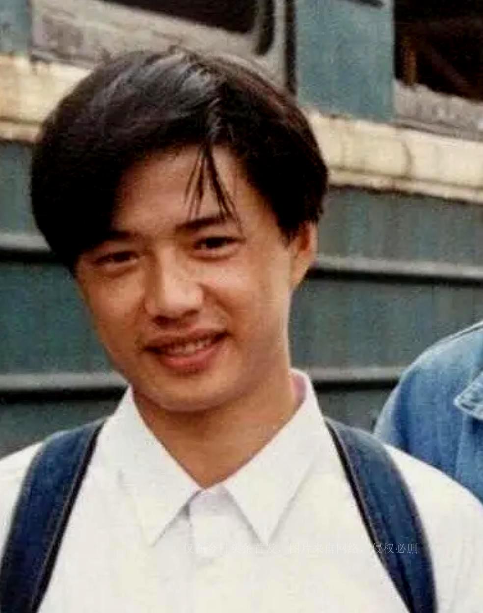 Married to his junior sister, Duan Yihong has maintained a good ...