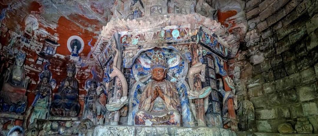 Half-open and half-closed door, half-leaning and half-leaning against ...