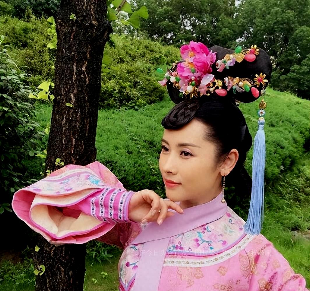 She got married and had a child at the age of 41, and divorced Tian ...