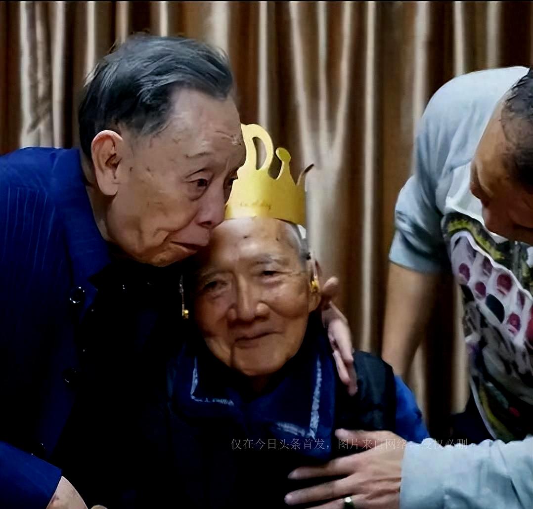 He wanted to be "rabbit" and raise his eyebrows. 87-year-old Huang Junying lost his friends one ...