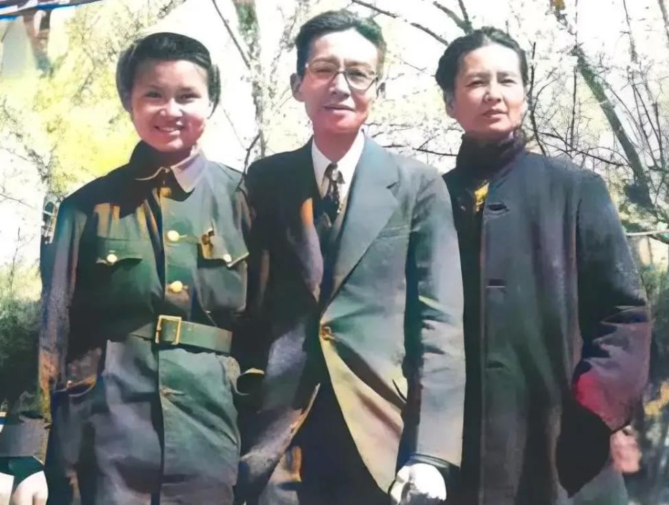 In 1949, Lin Huiyin and Liang Sicheng sent their daughter to join the ...