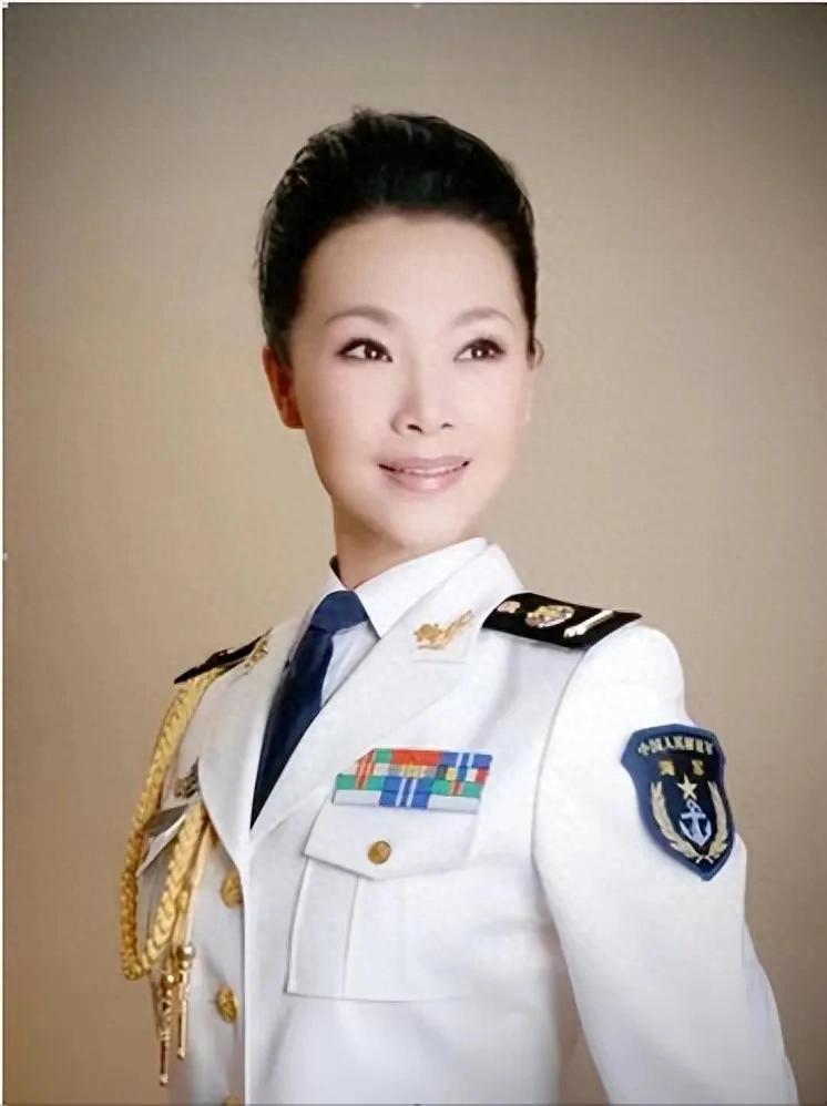 Singer Lu Wei: After her boyfriend died of illness, she hugged her ...