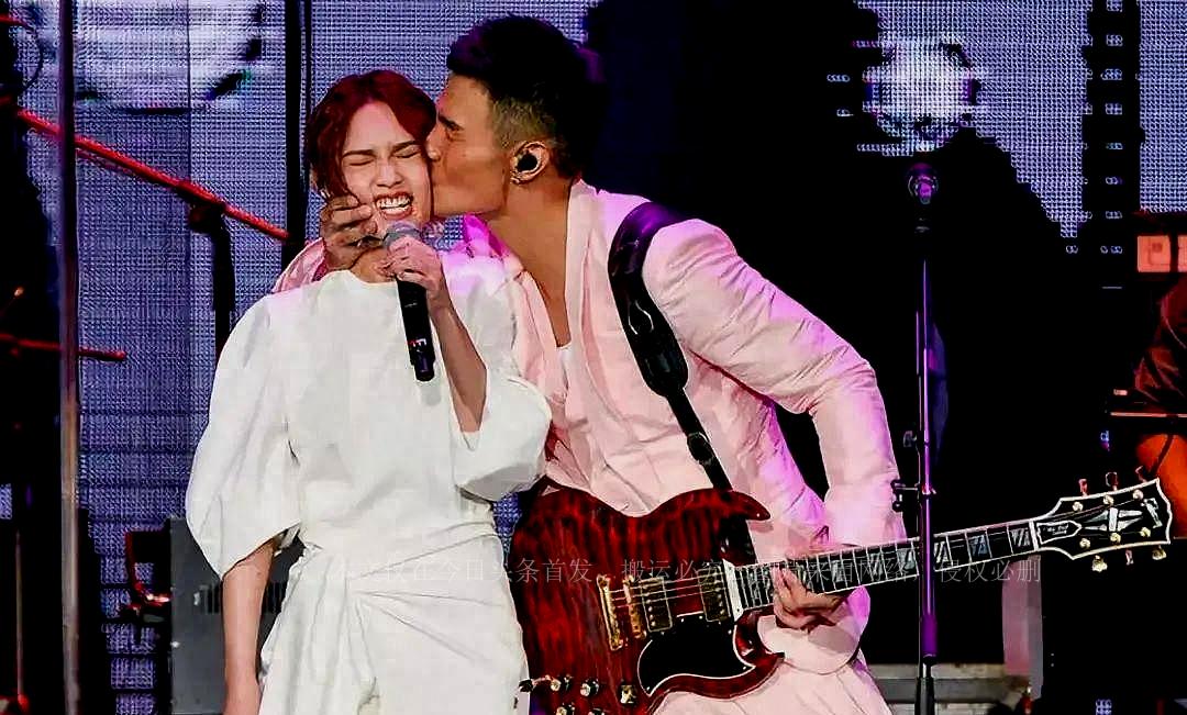 Li Ronghao, who "willed himself to fall", married her as the biggest ...