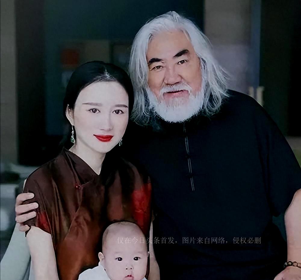 Why is it that Zhang Jizhong glances at the female star in Vacuum ...