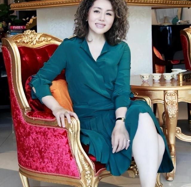 Fang Jing, a famous former CCTV host: She was never married and died in ...
