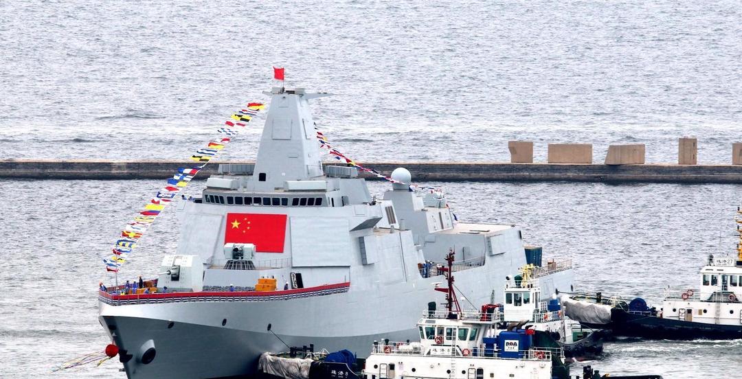 The 055 large drive was launched quietly, the electromagnetic main gun ...