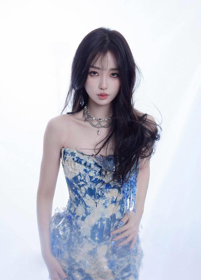 Yu Shuxin lost 18 pounds in recent photos. She was complained that she ...