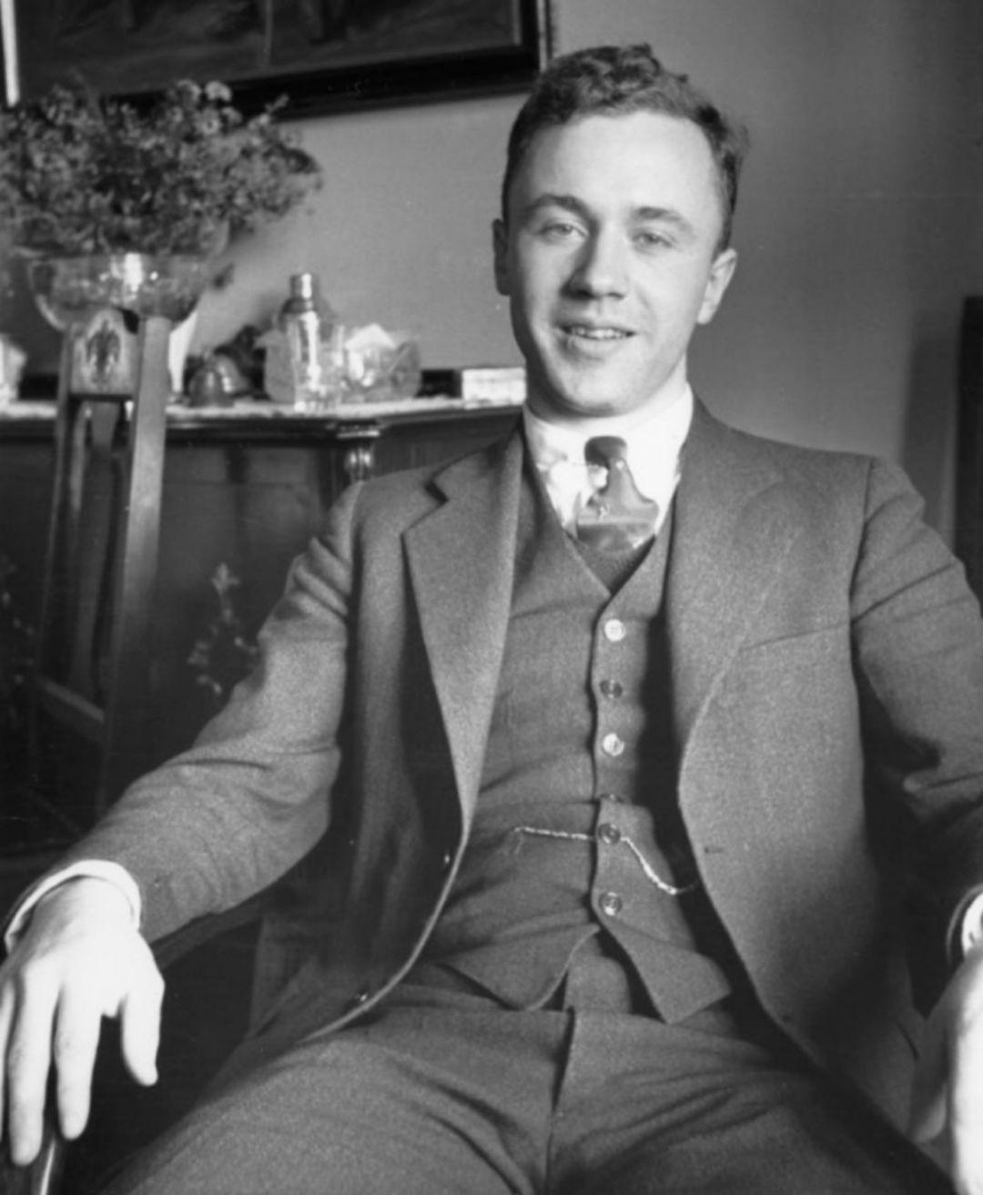 The genius John Wheeler, who promoted the development of the U.S ...