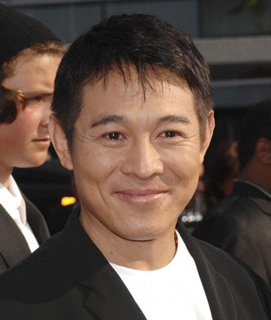 60-year-old Jet Li sent a video asking for help late at night after ...