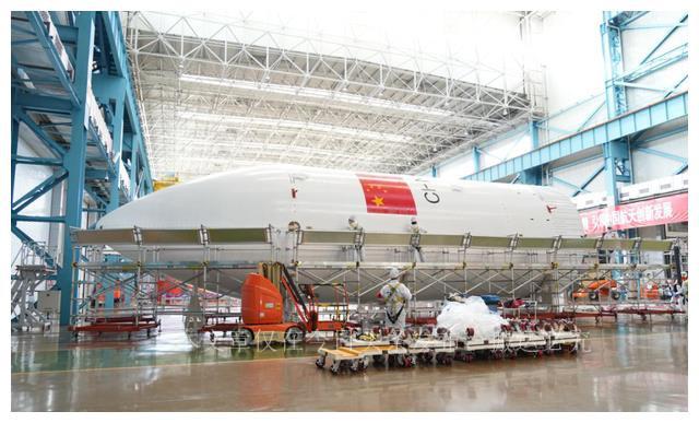 A Long March 5 rocket is being prepared! - iNEWS