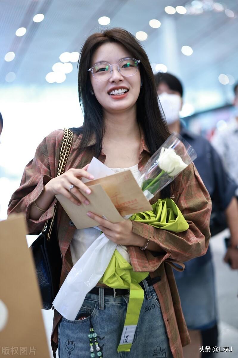 Xu Ruohan loves to laugh - iNEWS