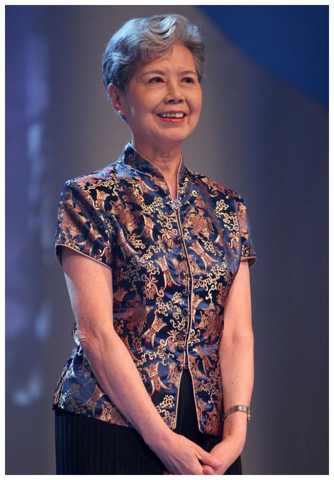 Famous announcer Shen Li: Had two marriages, fell in love happily at ...