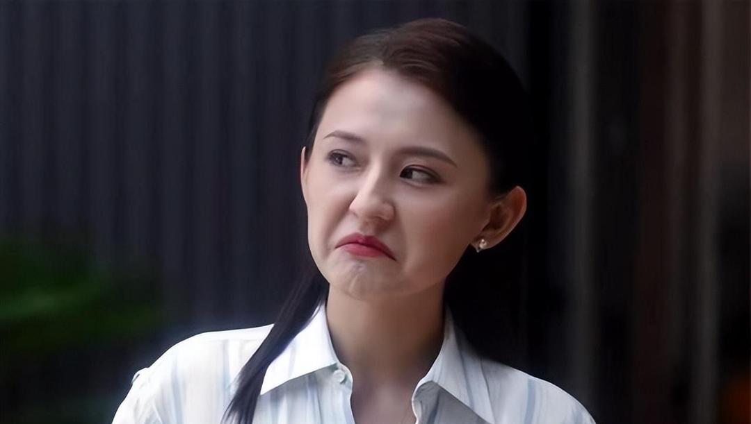 With a stunning collection of supporting characters, the cast of ...