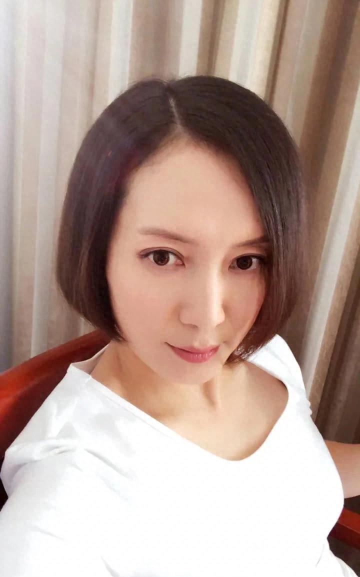 Hu Xiaoting: She is beautiful and has good acting skills. She is ...