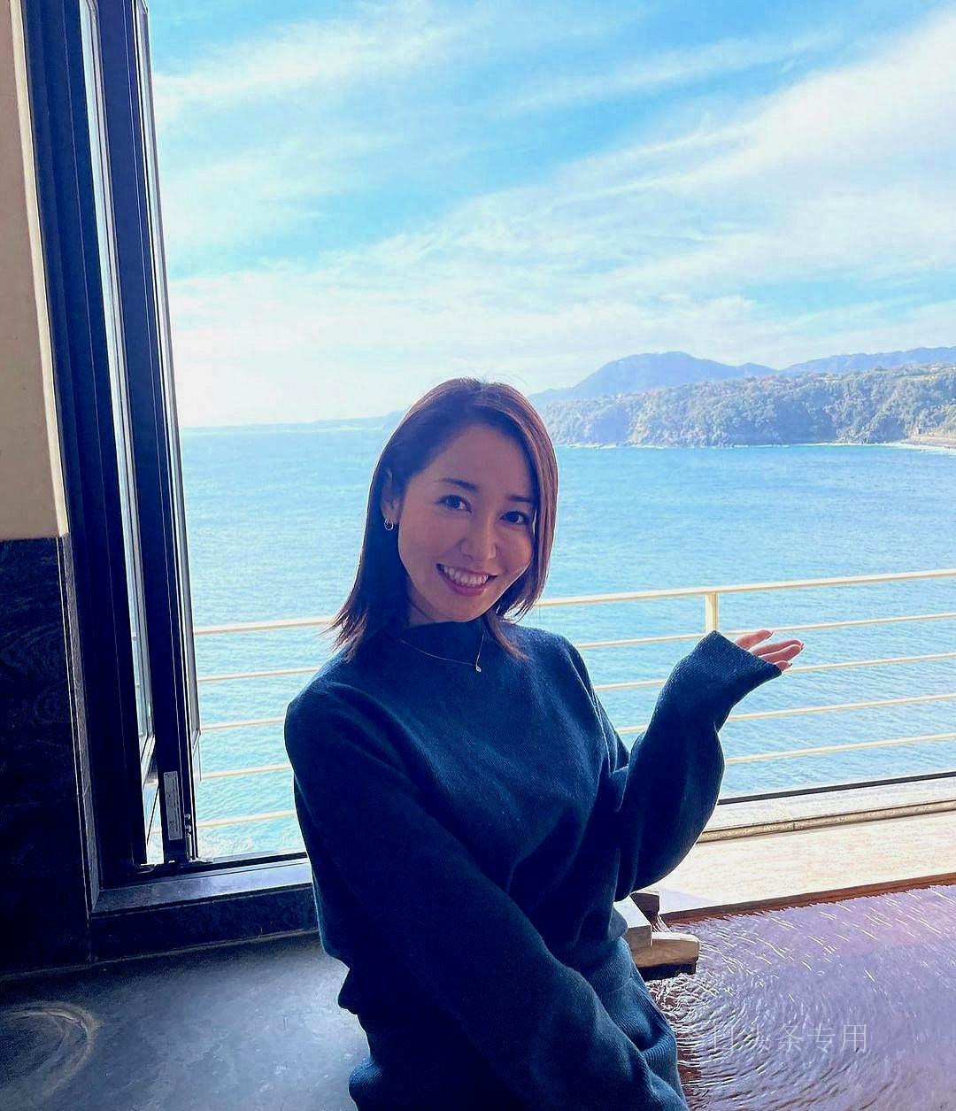 Japanese female artists, Yuu Shinoda, Yumi Fukada, and Yuna Hashimoto ...