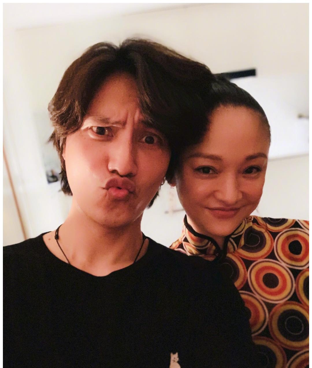 There is a kind of "relationship" called Chen Kun and Zhou Xun. They ...