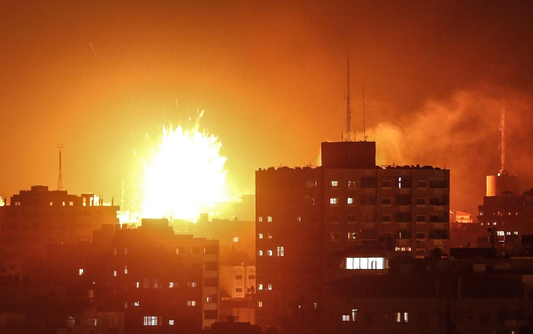 Fire attack! The People's Liberation Army attacks on two fronts, and ...