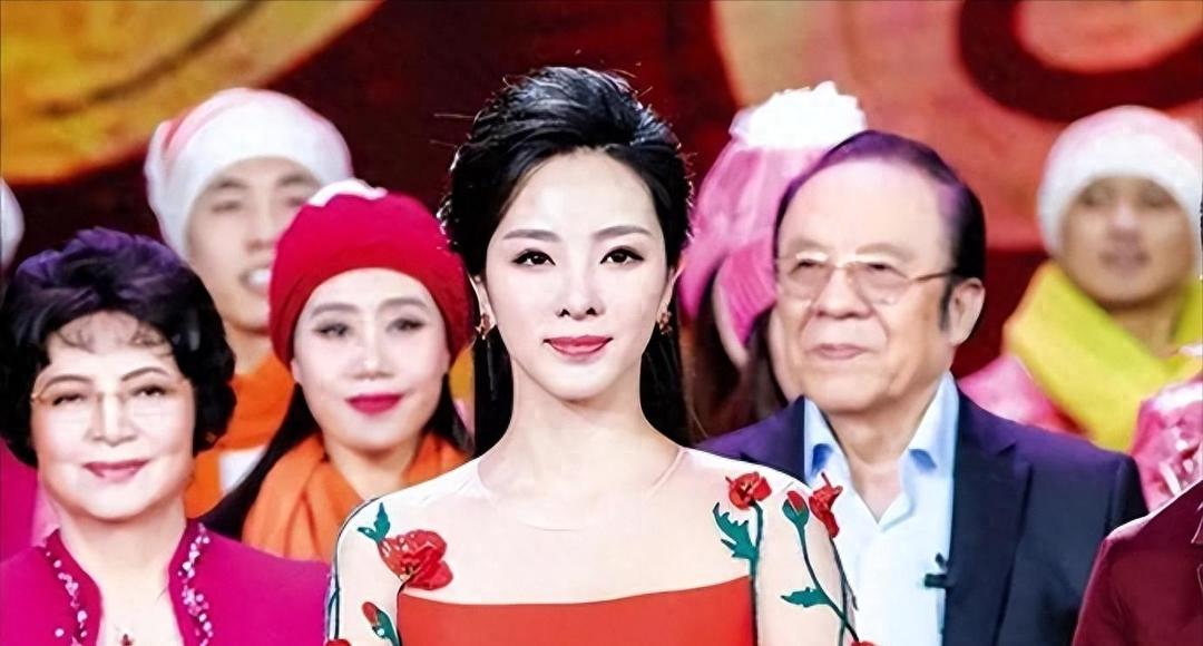 Li Sisi's road to fame. She was once known as the most beautiful host on CCTV. How is she doing ...