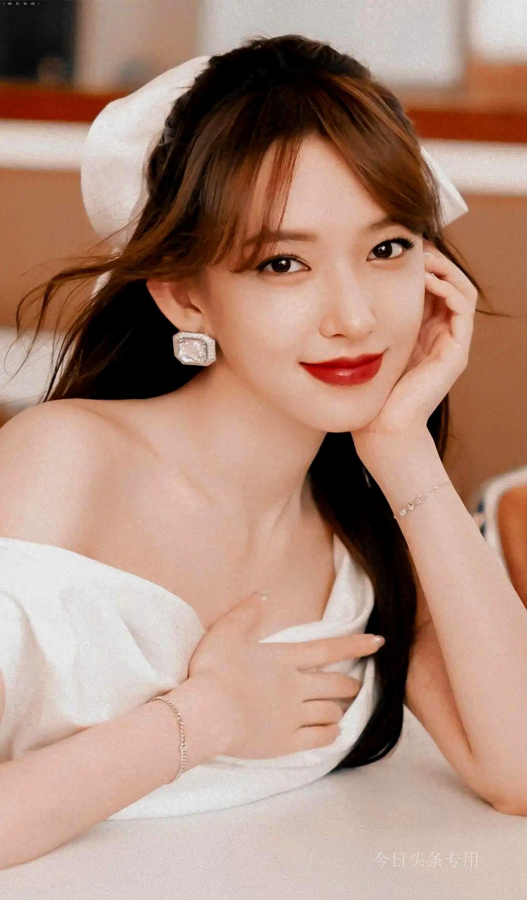 It can be called a beauty in the world! 25-year-old Cheng Xiao is as ...