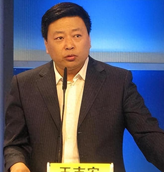 王志安作為曾經的央視主持人，到底是因為什麼被封殺的？ - 資訊咖