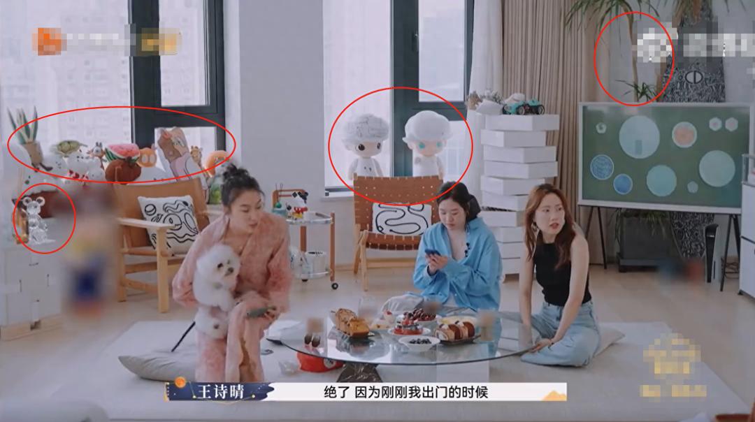 Fu Peng's mansion was exposed: the living room is spacious and the toys ...