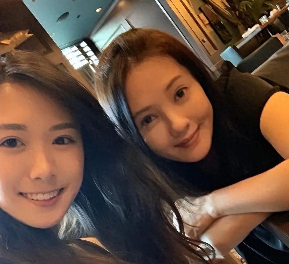 "Fox goddess" Li Lizhen: 28 years old, extremely graceful, 52 years old ...