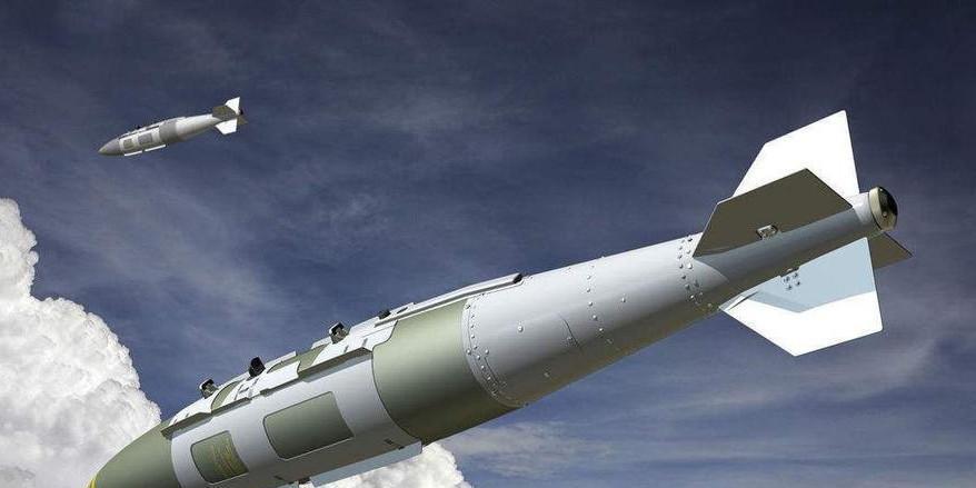 155 artillery shells are in extreme shortage, but aerial bombs are in ...