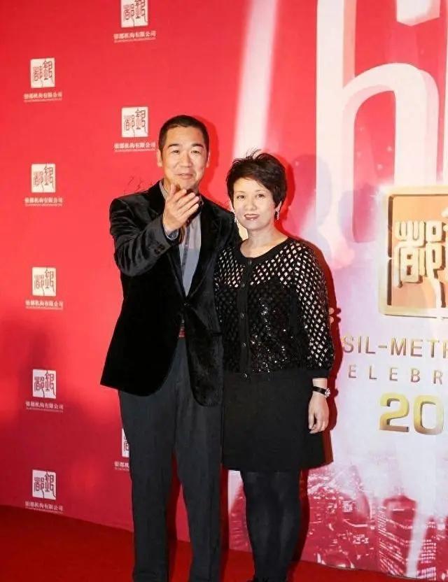 The whole audience was shocked! 65-year-old Deng Jie played a unique ...