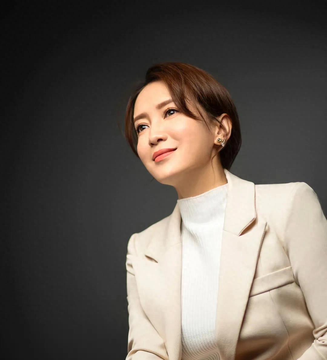 Hu Xiaoting: She is beautiful and has good acting skills. She is ...