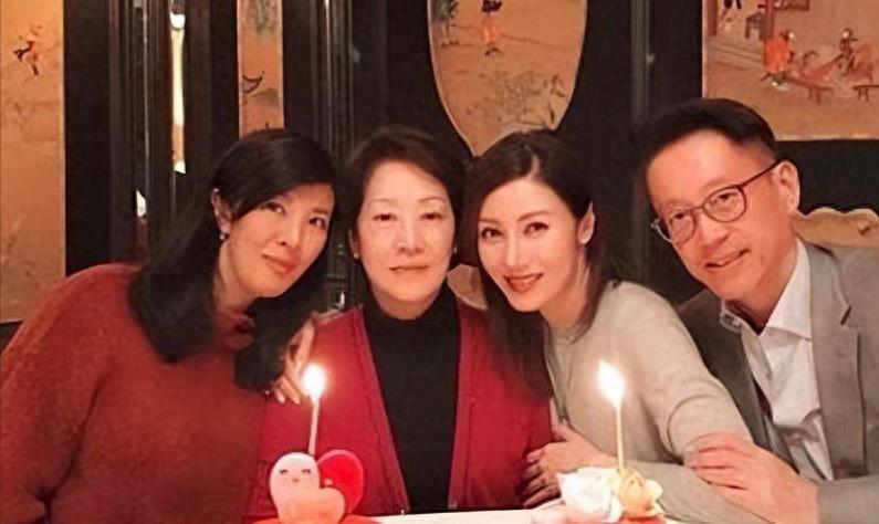 Li Jiaxin's sister Li Jiaming: Dumped her ex-husband, a bank clerk, and ...