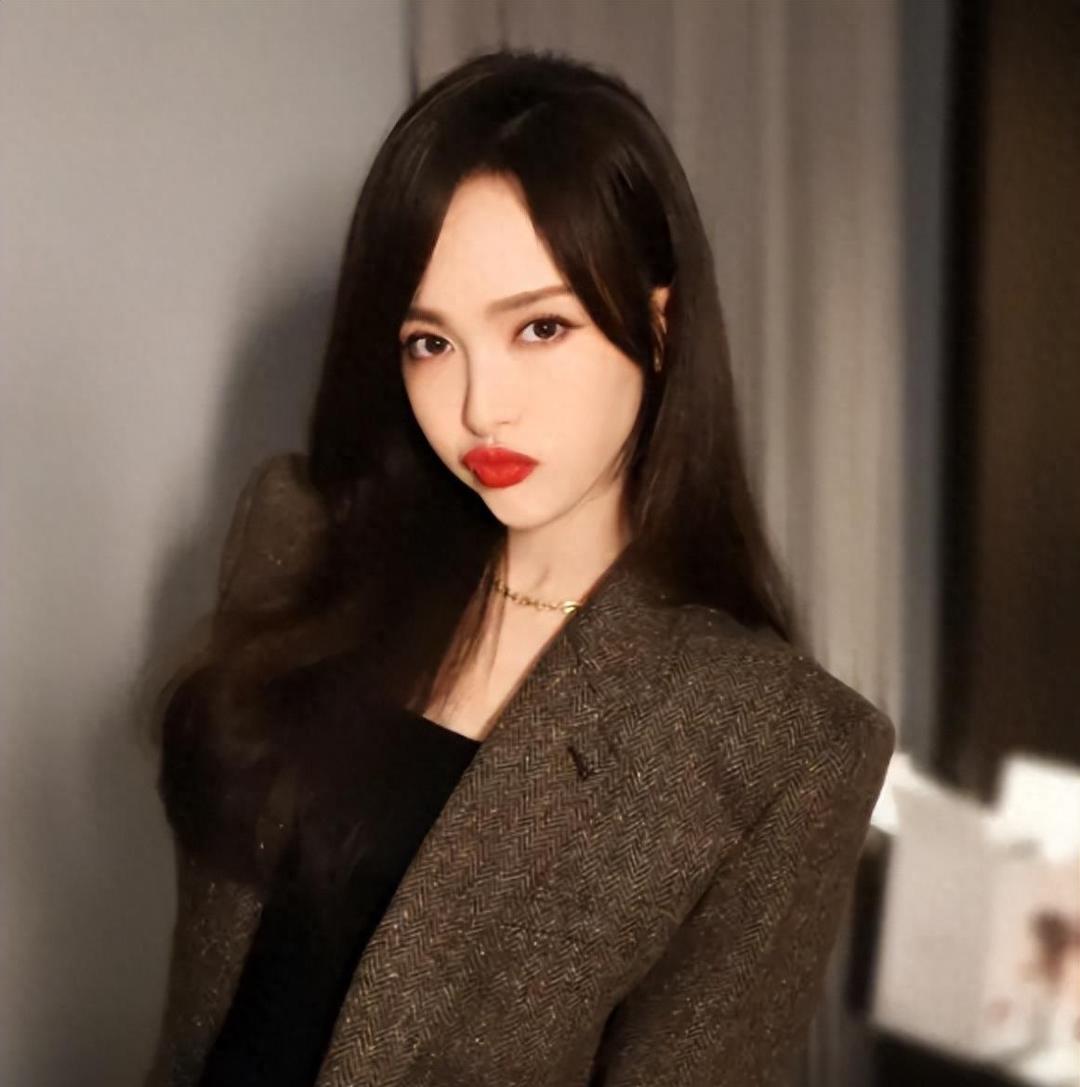 What was Tang Yan like before marrying Luo Jin? - iNEWS