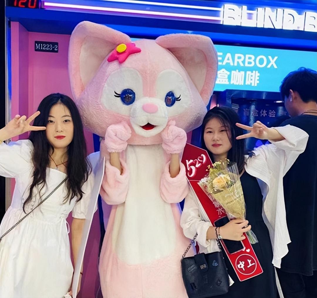 The blind box coffee DEAR BOX 2D event is a hit! - iNEWS