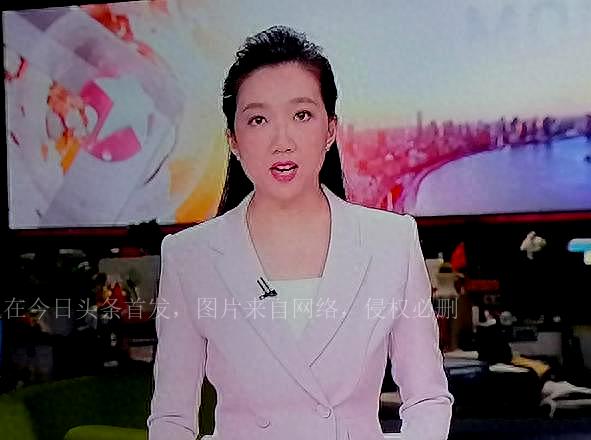 Dragon TV ushered in a major adjustment of news and variety shows, and ...