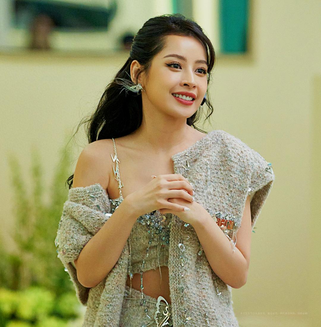 Vietnamese female stars who are popular in the aesthetic circles collectively turned over 200 ...