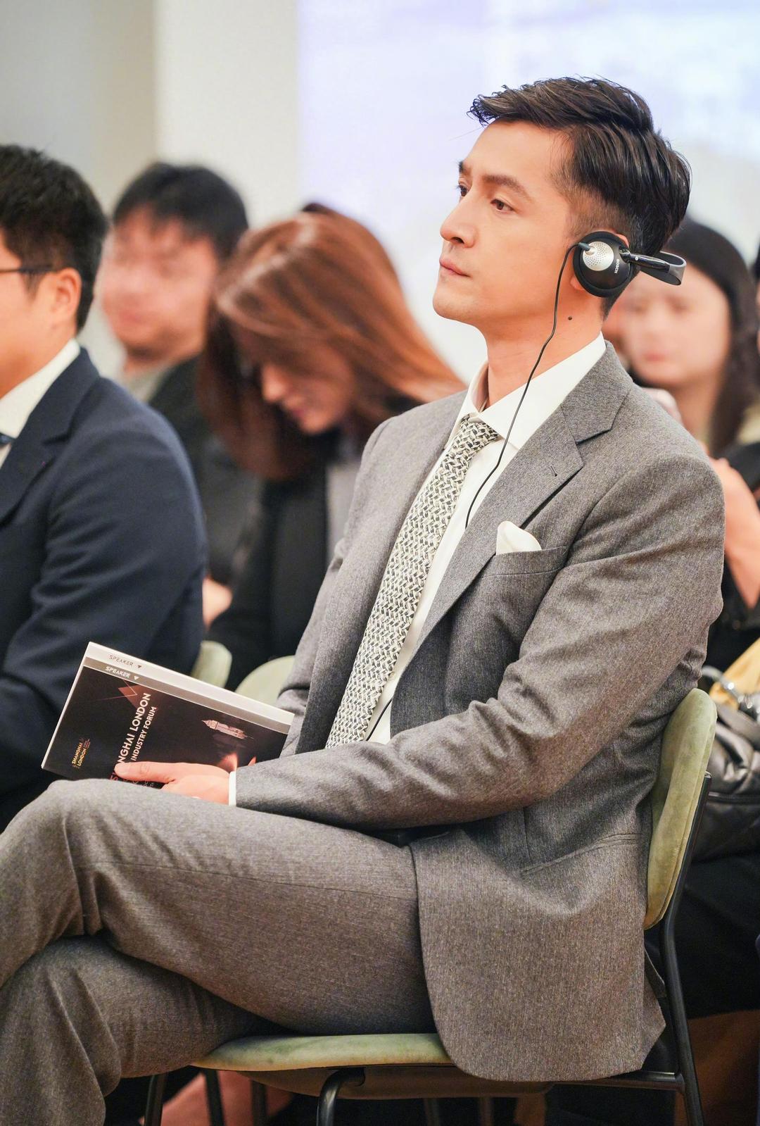 The flowers in London are stunning! Hu Ge's appearance is incredible ...