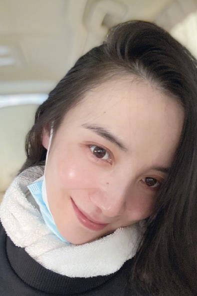 Song Jia after exercise: Without makeup, her skin is good and her ...