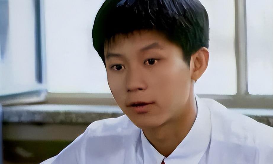 The 44-year-old Li Chen, who was "addicted to love", actually started a ...