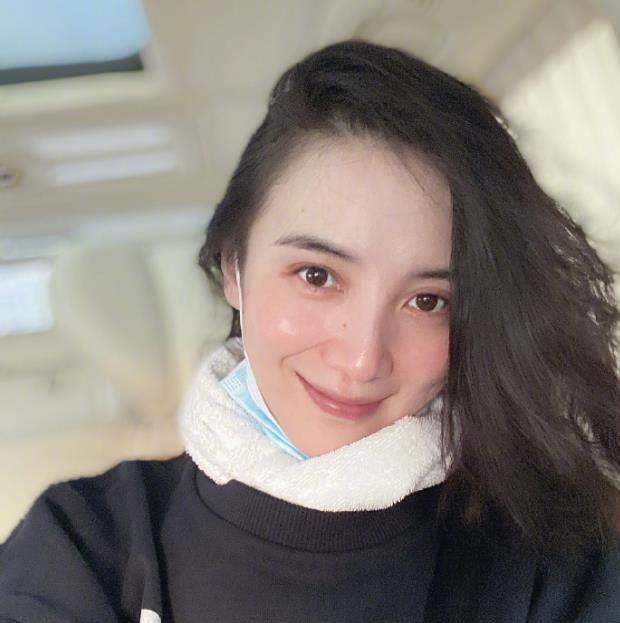 Song Jia after exercise: Without makeup, her skin is good and her complexion is amazing! - iNEWS