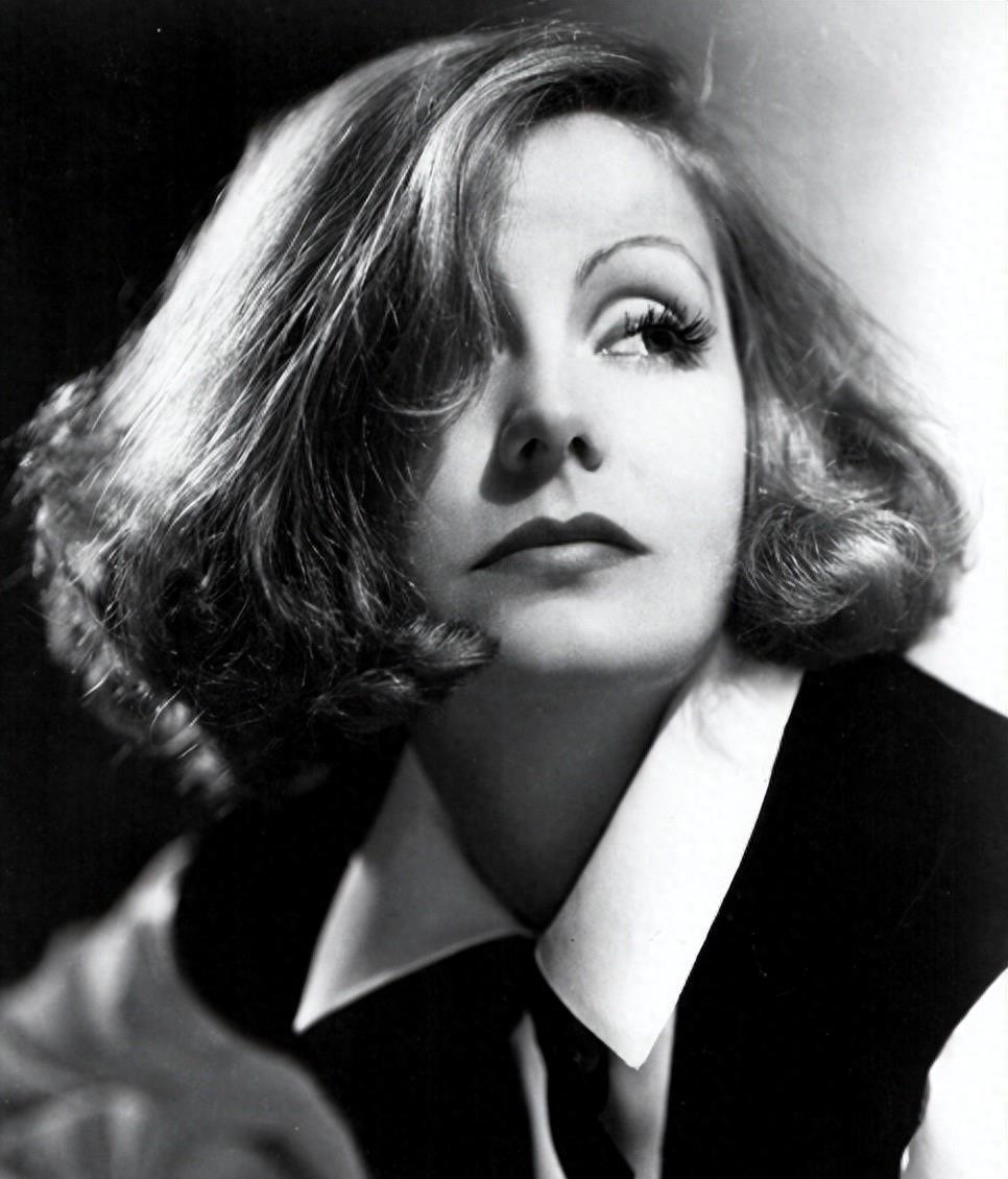 The "goddess of the silent film industry" chose to retire at her peak ...