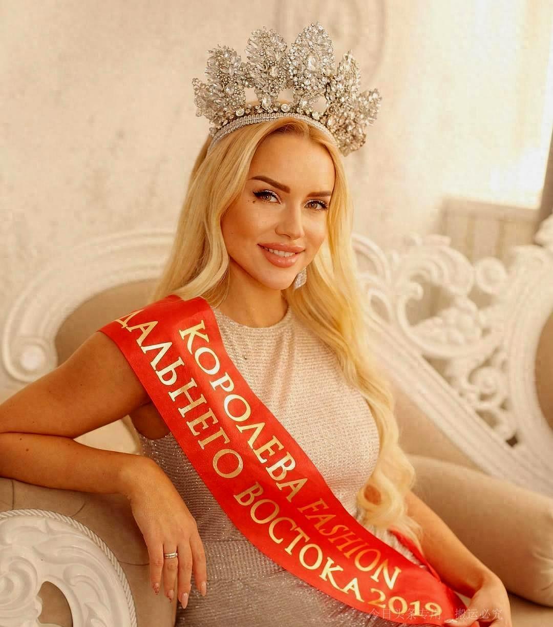 Internet Celebrity Mrs. Beauty Pageant Winner's Live Photos Revealed ...