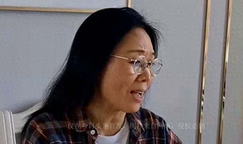 59-year-old Wu Qiong went on a yacht vacation with her family. Her husband, who is 15 years ...