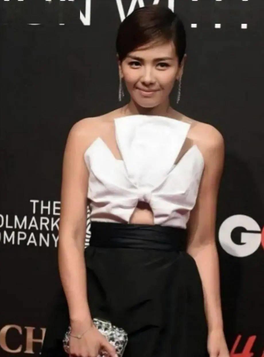 Liu Tao started to play "weird". It was too bold to cover her upper ...