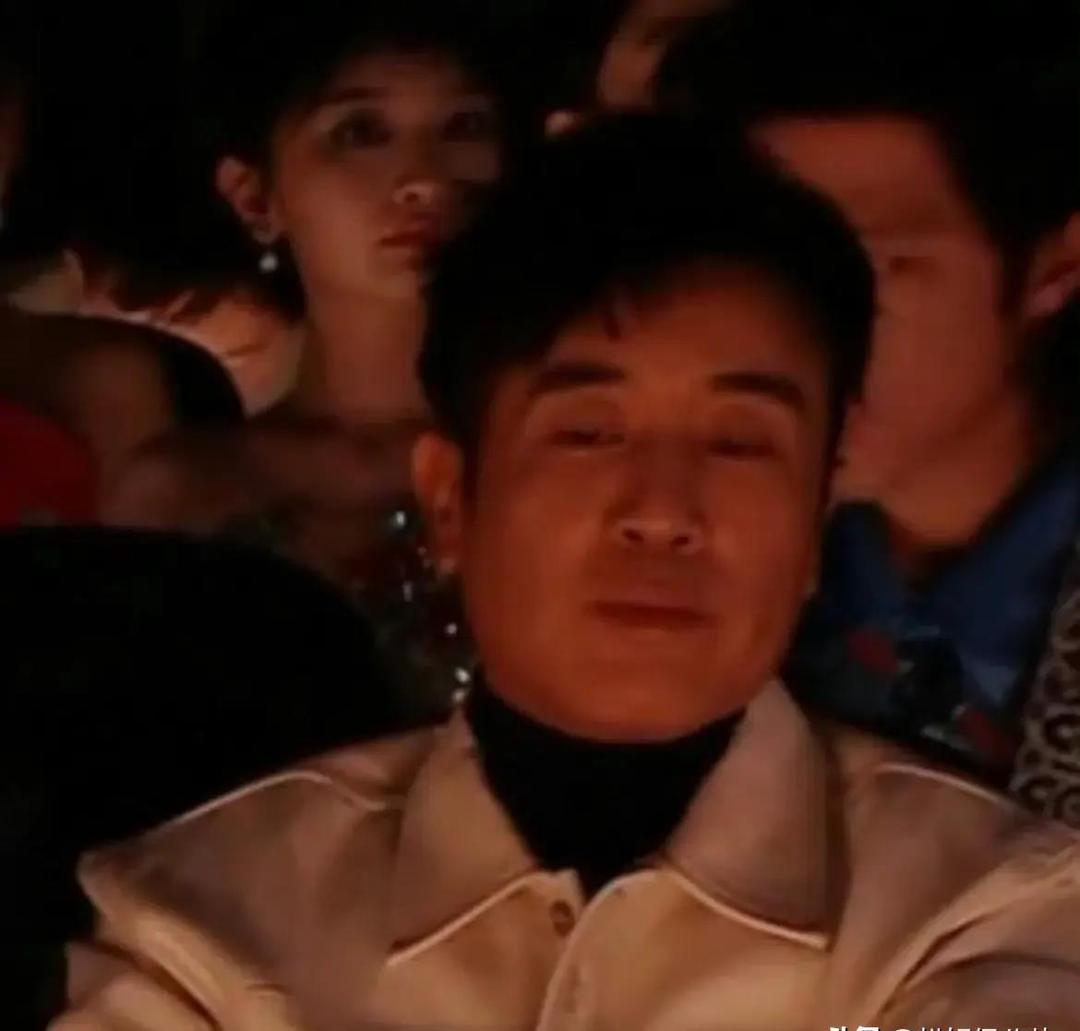 Hu Ge, Shen Teng and Lei Jiayin, Yu Hewei, the four of them sit and ...