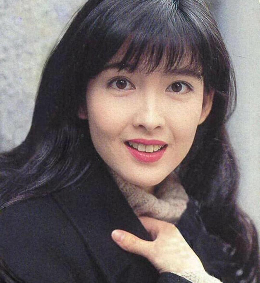 The original real jade female boss! Vivian Chow, the legendary goddess ...