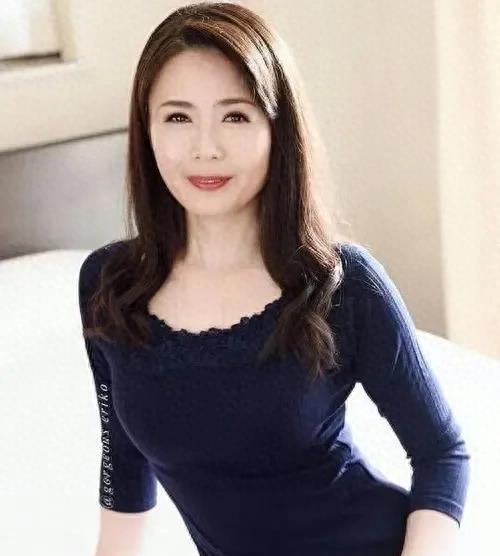 "Eriko Miura, an AV actress with unique charm" - iNEWS