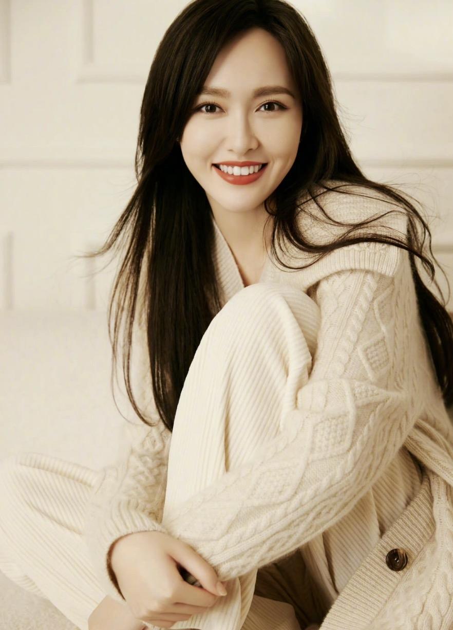 Tang Yan was rated as a national second-level actor. She is at the same ...