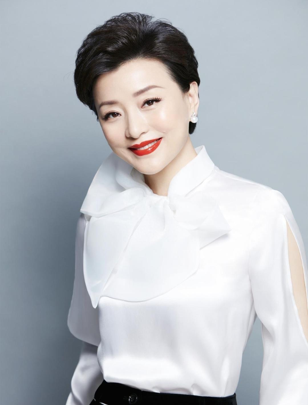 It is revealed that 54-year-old Yang Lan immigrated to the United ...