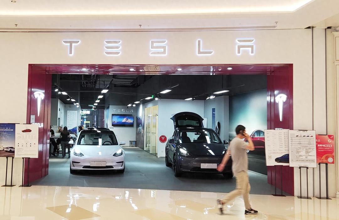 Tesla announces: price reduction starting today! - iNEWS